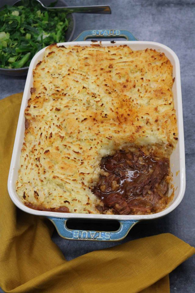 Cheesy Beef Bourguignon Pie - Felly Bull