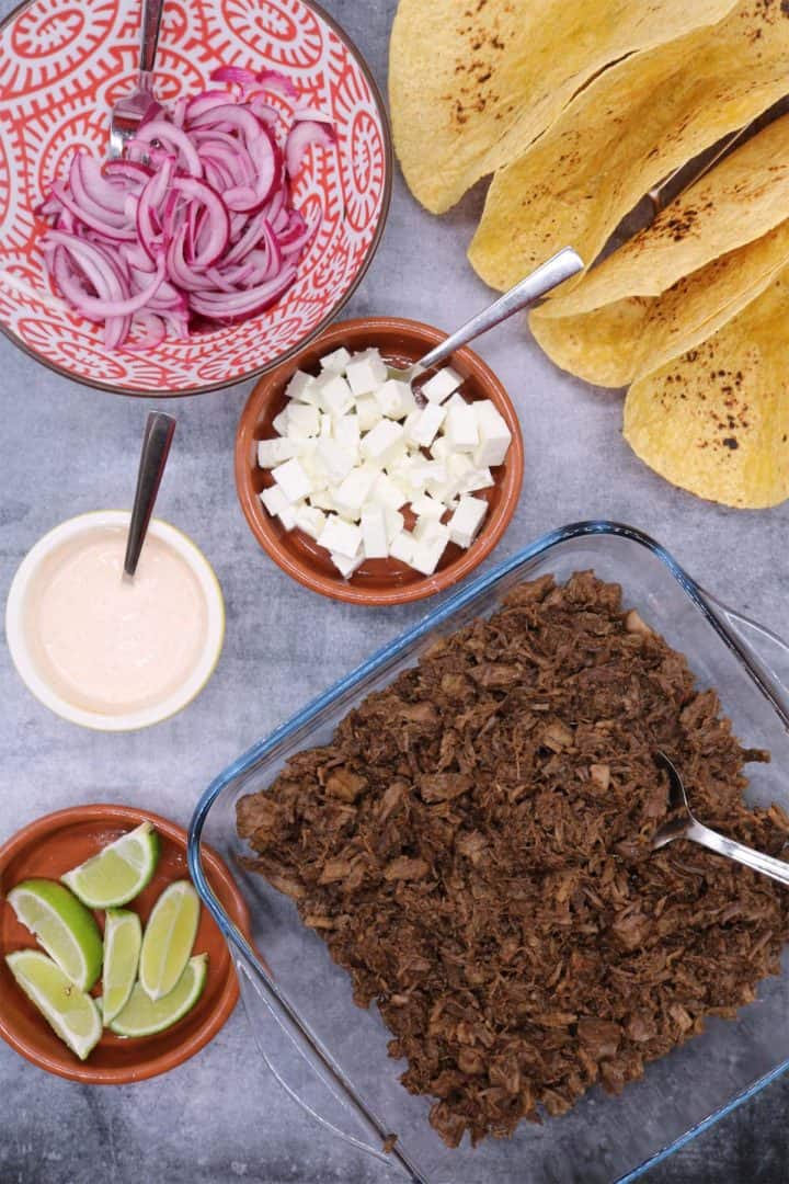 Barbacoa Pulled Beef Tacos - Felly Bull