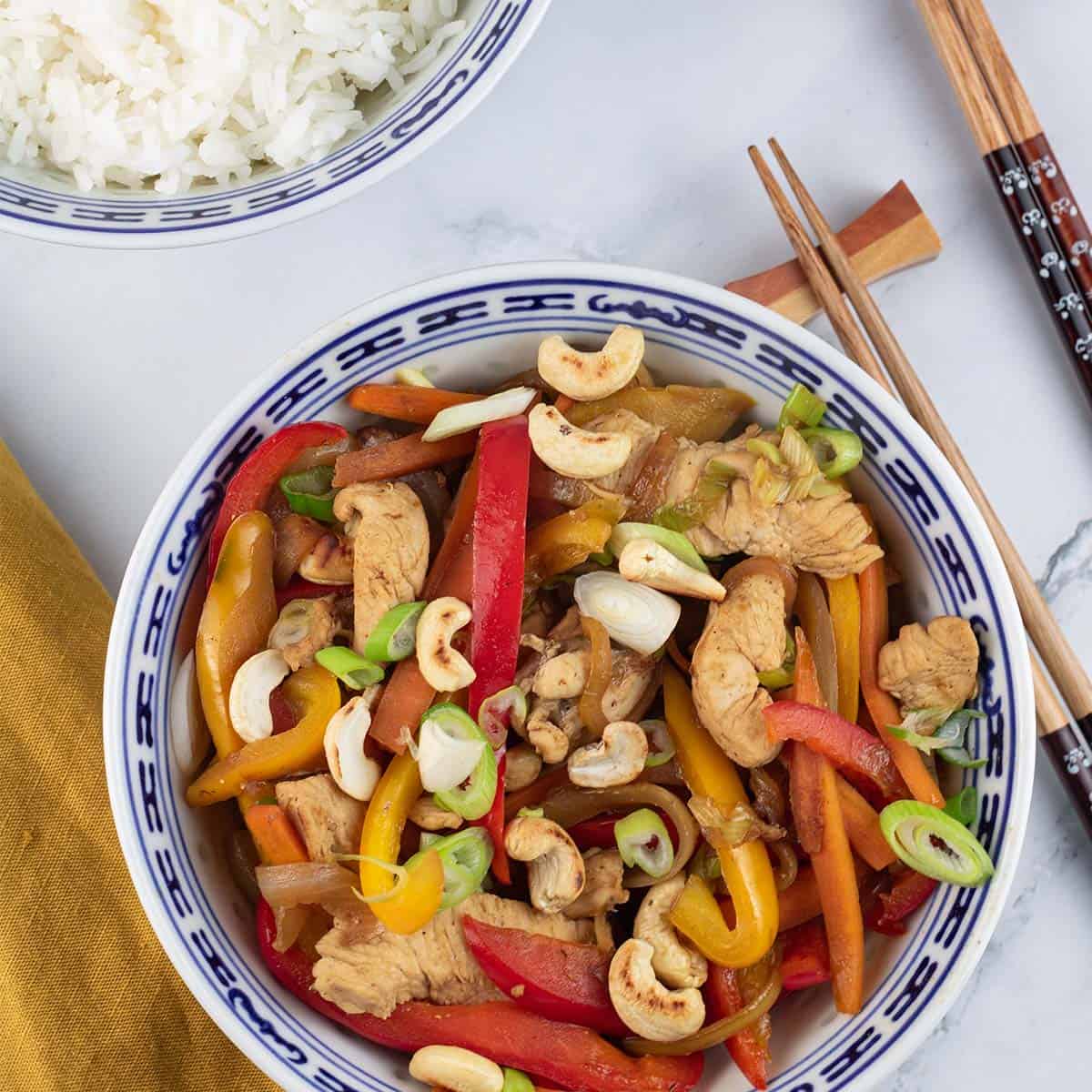Chicken and Cashew Nut Stir-Fry - Felly Bull