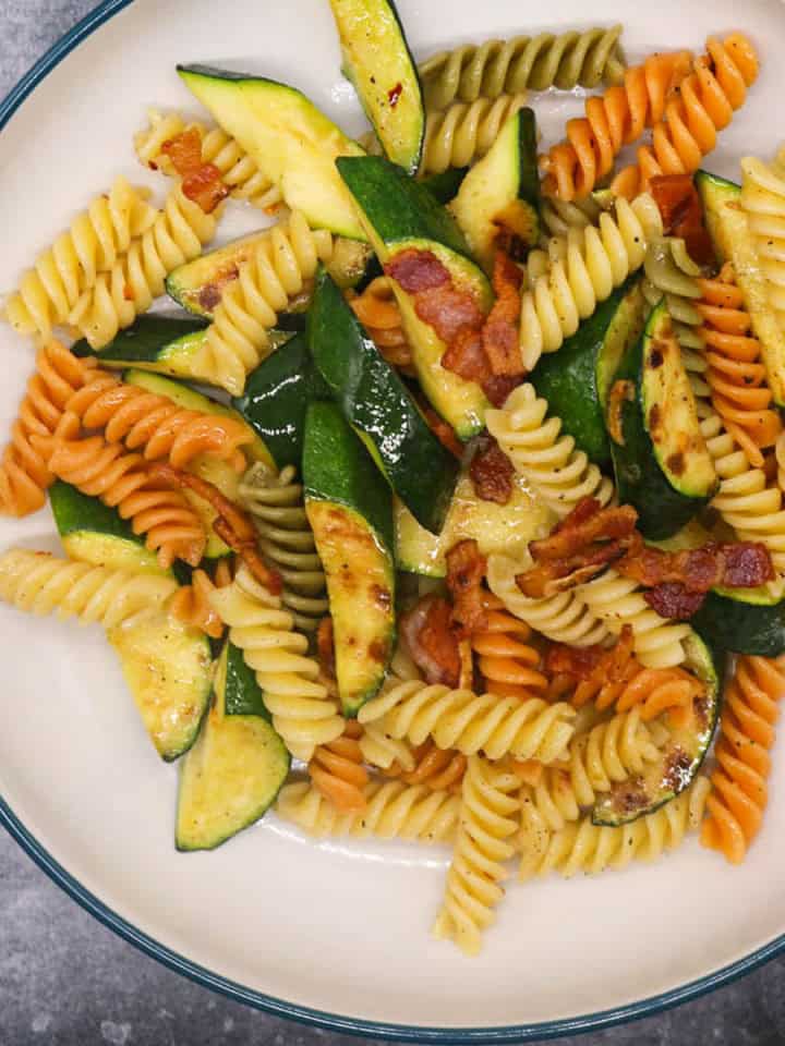 Pasta with Crispy Bacon, Courgette and Herbs - Felly Bull
