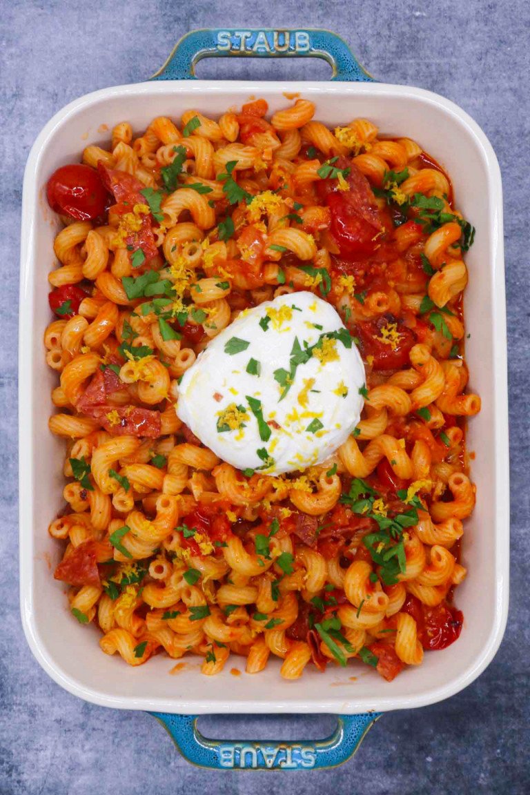 Tomato and Salami Pasta - Felly Bull