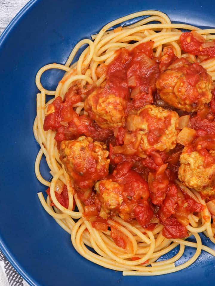 Sausage, Vegetable and Pine Nut Pasta | Felly Bull