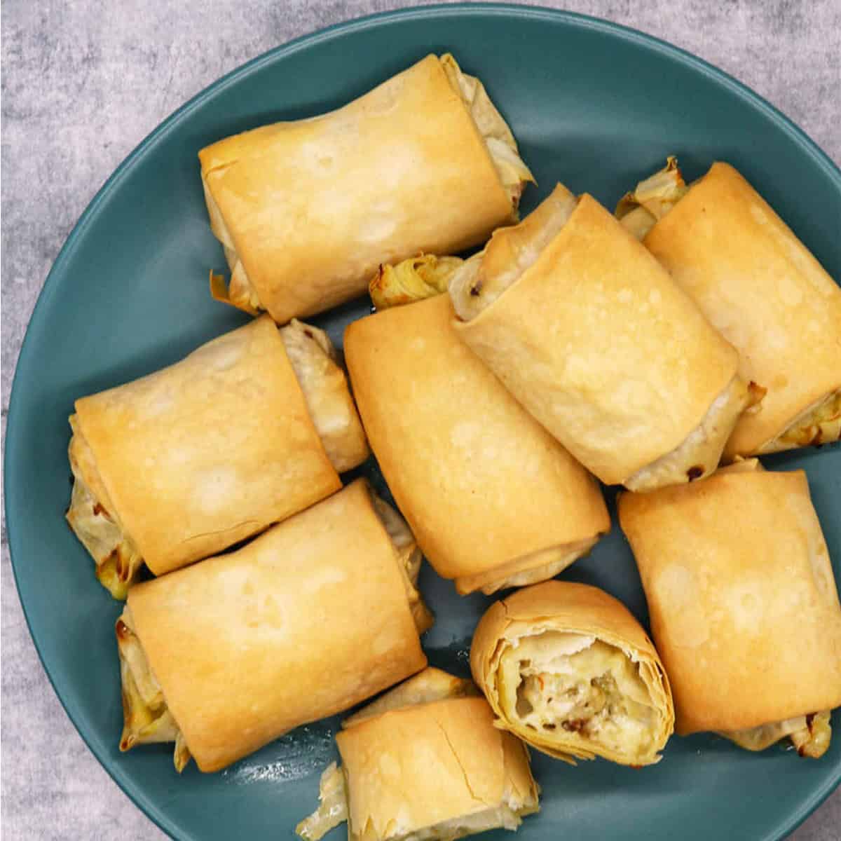 Chicken, Mozzarella and Pesto Filo Parcels - Felly Bull