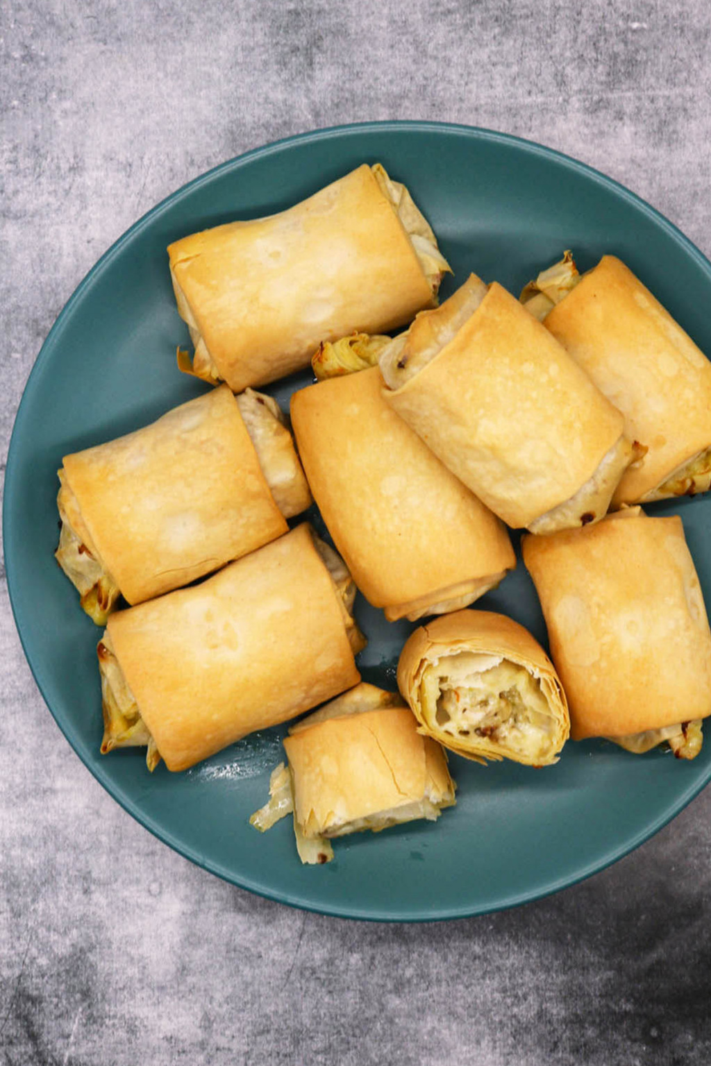 Chicken, Mozzarella and Pesto Filo Parcels - Felly Bull