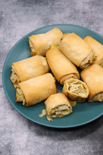 Chicken, Mozzarella and Pesto Filo Parcels - Felly Bull